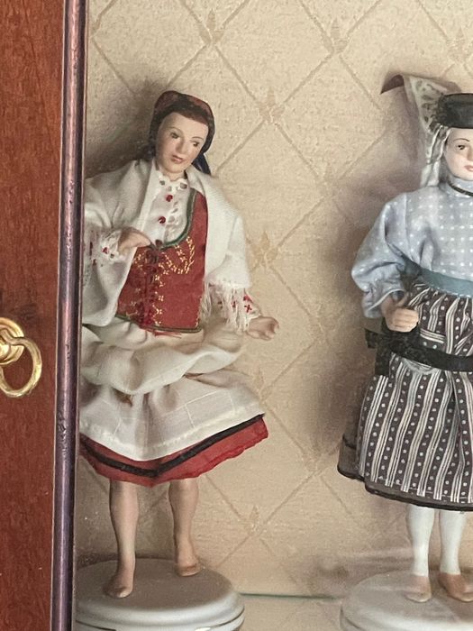 Coleção de bonecas vintage e tradicionais São Clemente • OLX Portugal