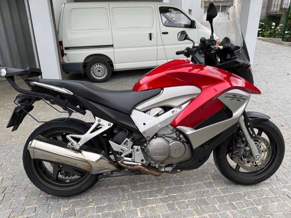 Honda VFR 800 Crossrunner X Paredes • OLX.pt