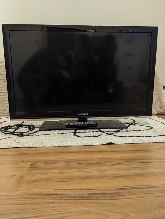 TV LCD 40" Samsung LE40C530F1W - 100% Funcional Alvalade • OLX Portugal