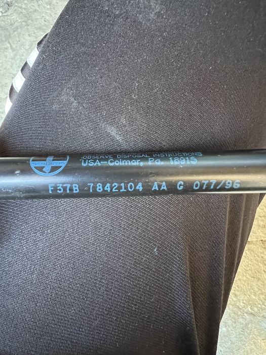 Продам 1995-2001 Ford Explorer Rear Hatch Glass Lift Shocks Rams Windo ...