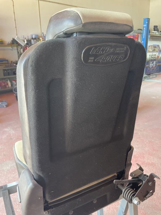 Bancos originais Heritage Land Rover Defender Montijo E Afonsoeiro • OLX.pt