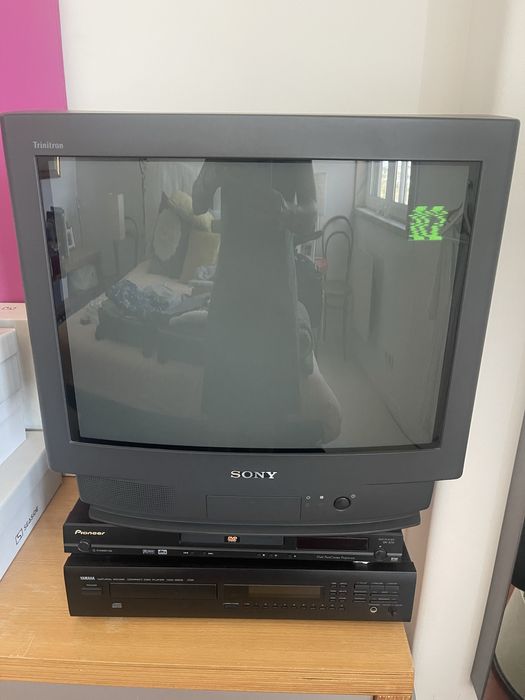 TV 50cm Sony Triniton, com 25 anos. Algés, Linda-A-Velha E Cruz ...