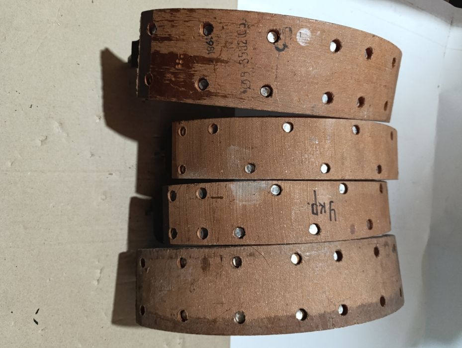 Колодка гальмівна задня , пердня ГАЗ 53, 3307,4301, 3309 циліндр гальм: 650 грн. - Гальмівні ...