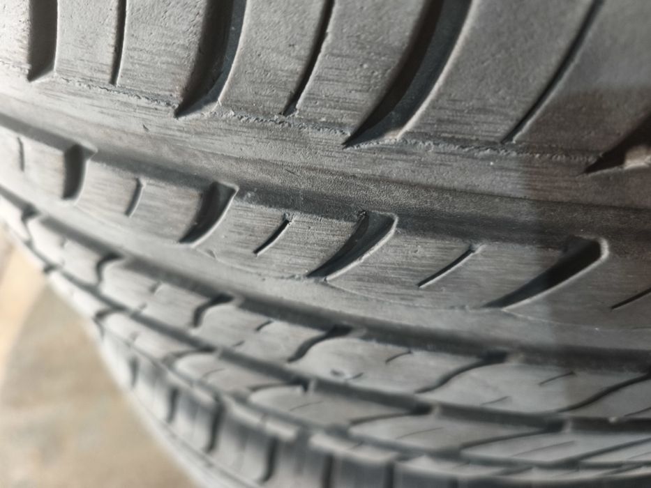 Pneu 235/55/17 sem danos Pinhal Novo • OLX.pt