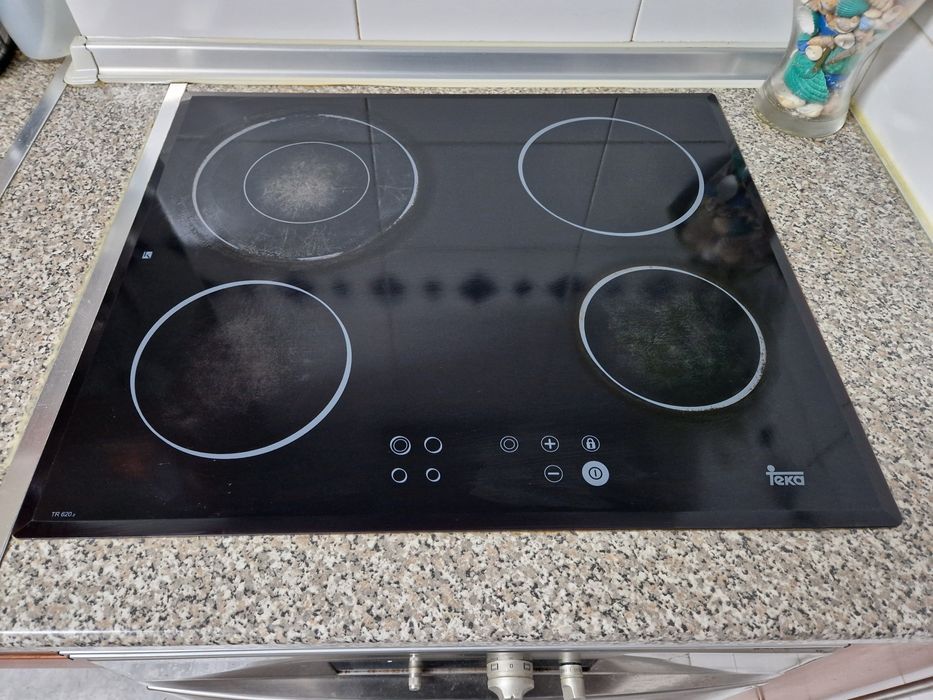 Conjunto forno e placa vitrocerâmica Teka Alfragide • OLX.pt