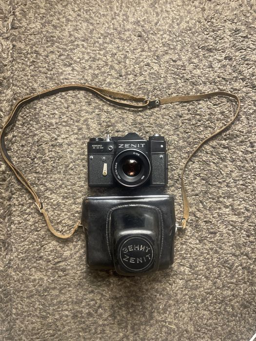 Zabytkowy aparat fotograficzny Zenit TTL Helios‑44‑2 58/2 M42 futerał ...