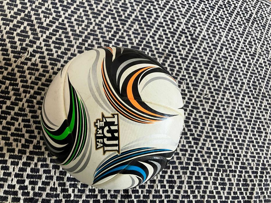 Conjunto 4 Bolas Futebol de treino Ajuda • OLX.pt