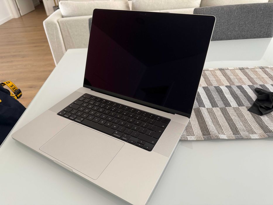 MacBook Pro com M4 Pro de 16 polegadas - Prateado Mafamude E Vilar Do ...