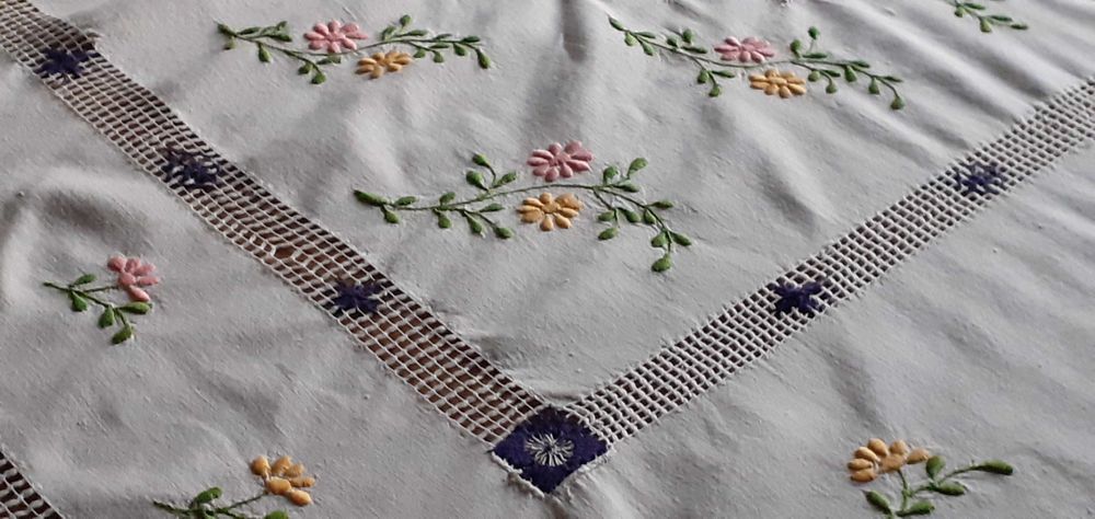 Obrus bawełniany duży koronka ażurowa hafy kwiaty Bochnia • OLX.pl