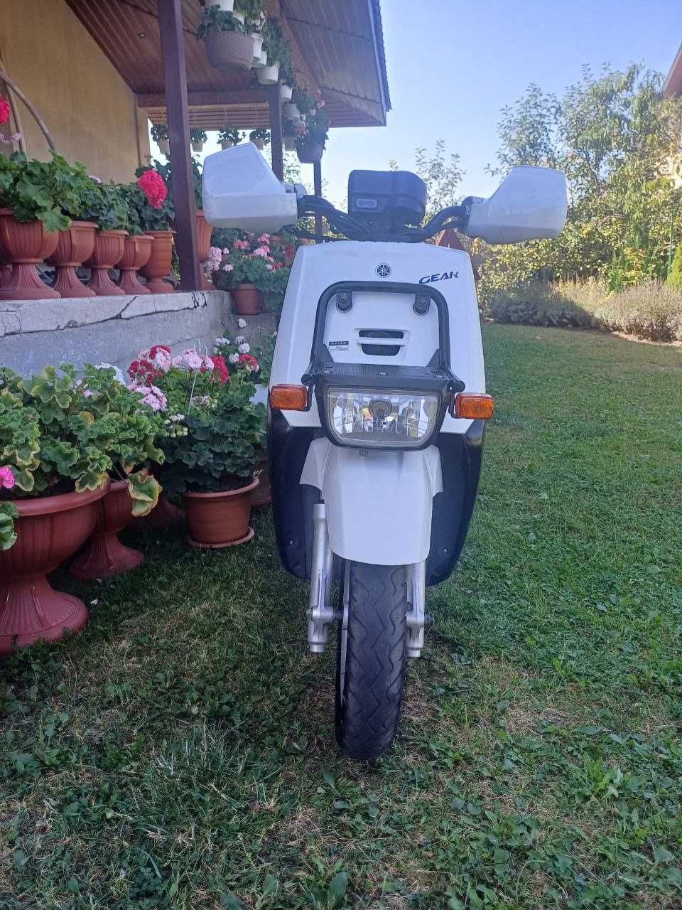 Скутер YAMAHA Gear ямаха: 680 $ - Мопеди / скутери Рівне на Olx