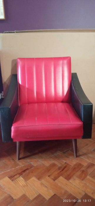 Sofá poltrona vintage Almada • OLX Portugal