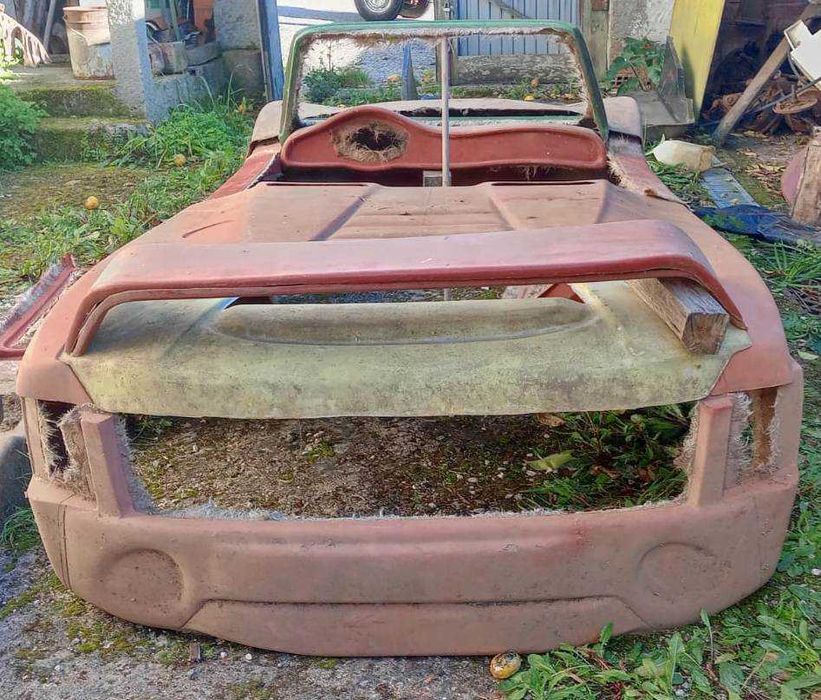 Carroçaria de réplica de ZF98 para chassi de carocha - Coimbra Santo ...