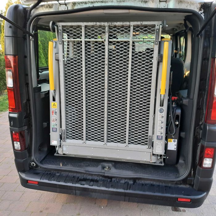 Wypożyczalnia Samochodów BUS dla niepełnosprawnych Busy osobowe Winda ...