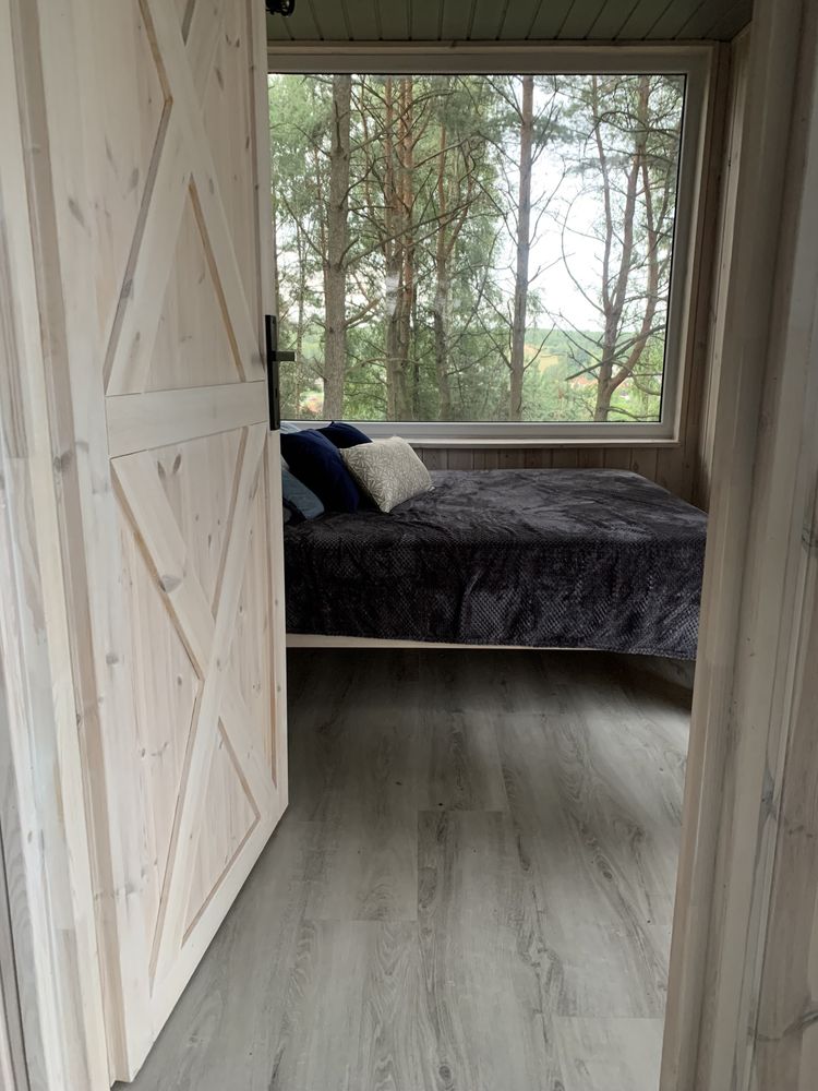 Domek na wzgórzu w lesie z jacuzzi do wynajęcia Piękny widok i miejsce ... Domek na wzgórzu w lesie z jacuzzi do wynajęcia Piękny widok i miejsce ...