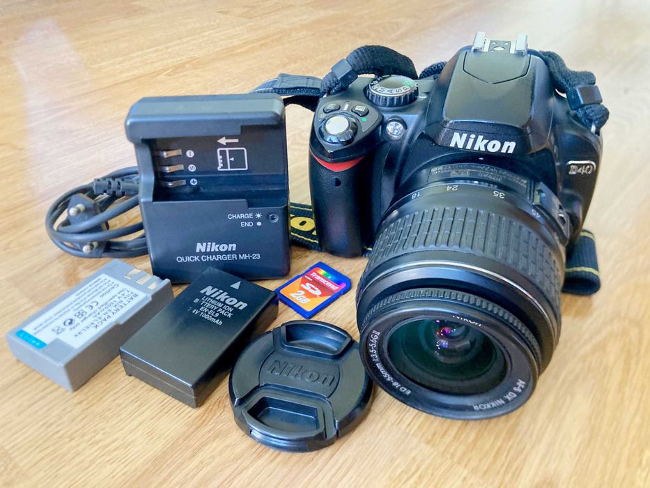 Фотоапарат Nikon D40 з AF-S DX NIKKOR 18-55mm f/3.5-5.6G ED II ТАЙЛАНД ...