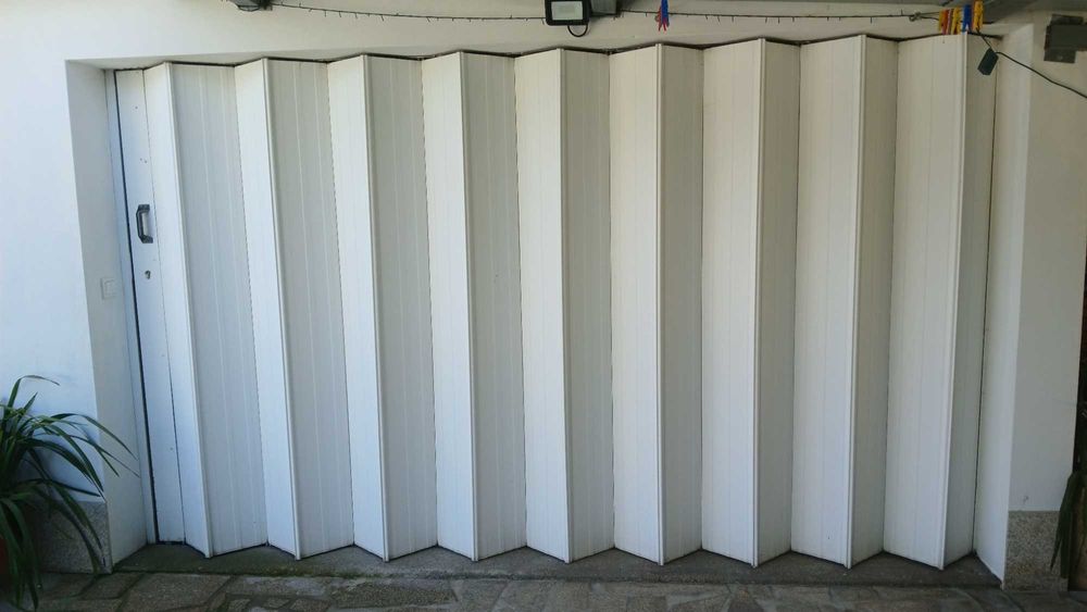 Porta garagem fole Marco • OLX.pt