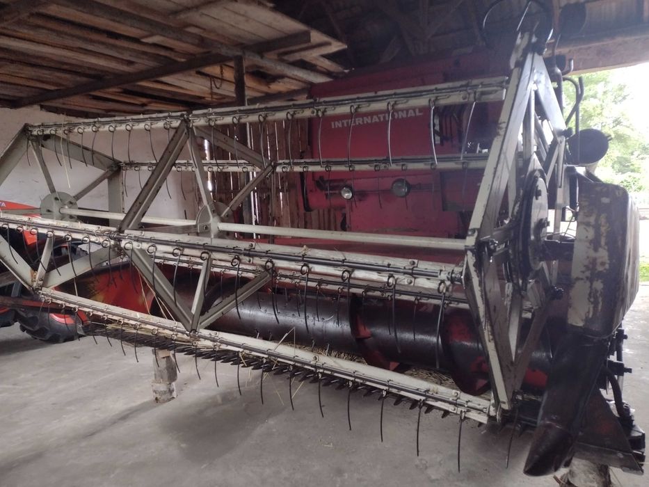 Kombajn zbożowy IHC 321 Wadlew • OLX.pl