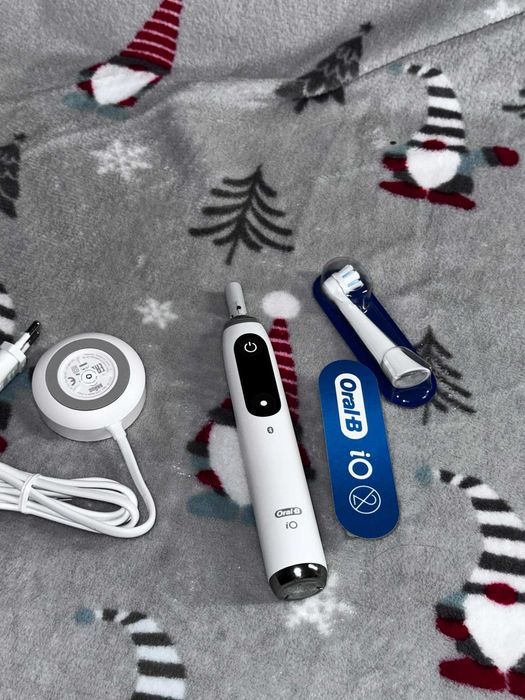 Szczoteczka soniczna Oral-b IO9 biała Łazy • OLX.pl