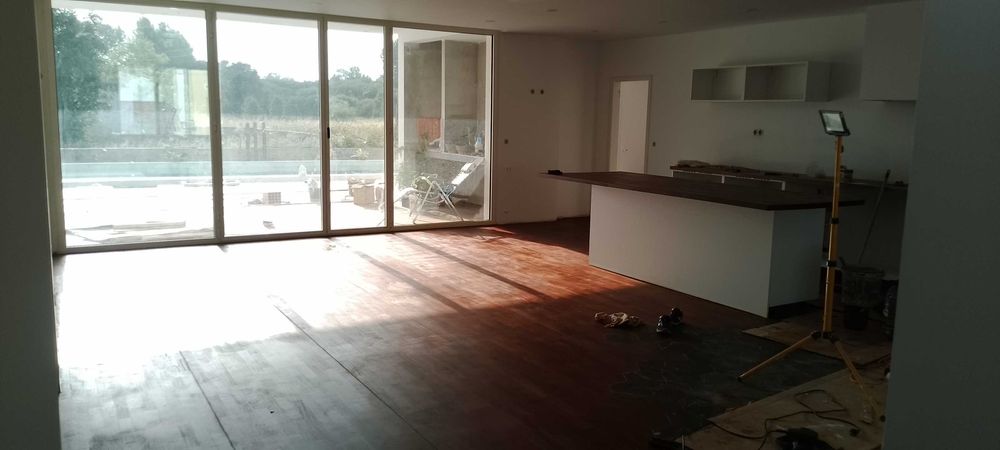 Taco parquet em IPE Mira • OLX Portugal