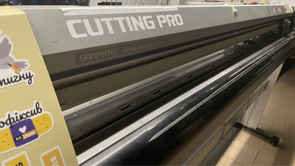 Плоттер ріжучий з оптикою GRAPHTEC cutting pro FC7000-160: 60 000 грн ...