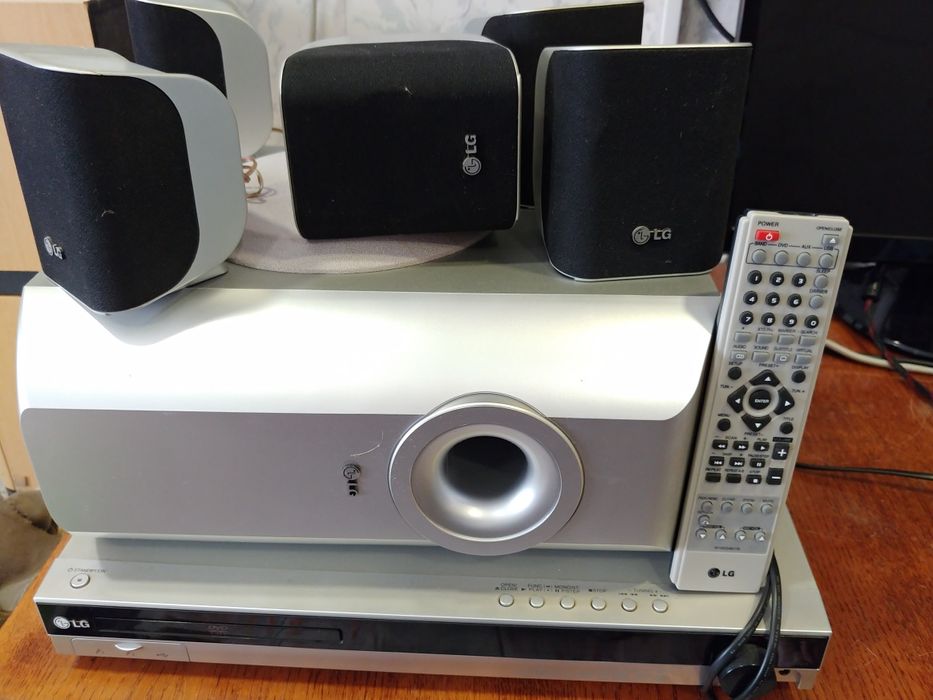 Домашний кинотеатр LG dvd ресивер 6 колонок: 950 грн. - Музичні центри Конотоп на Olx