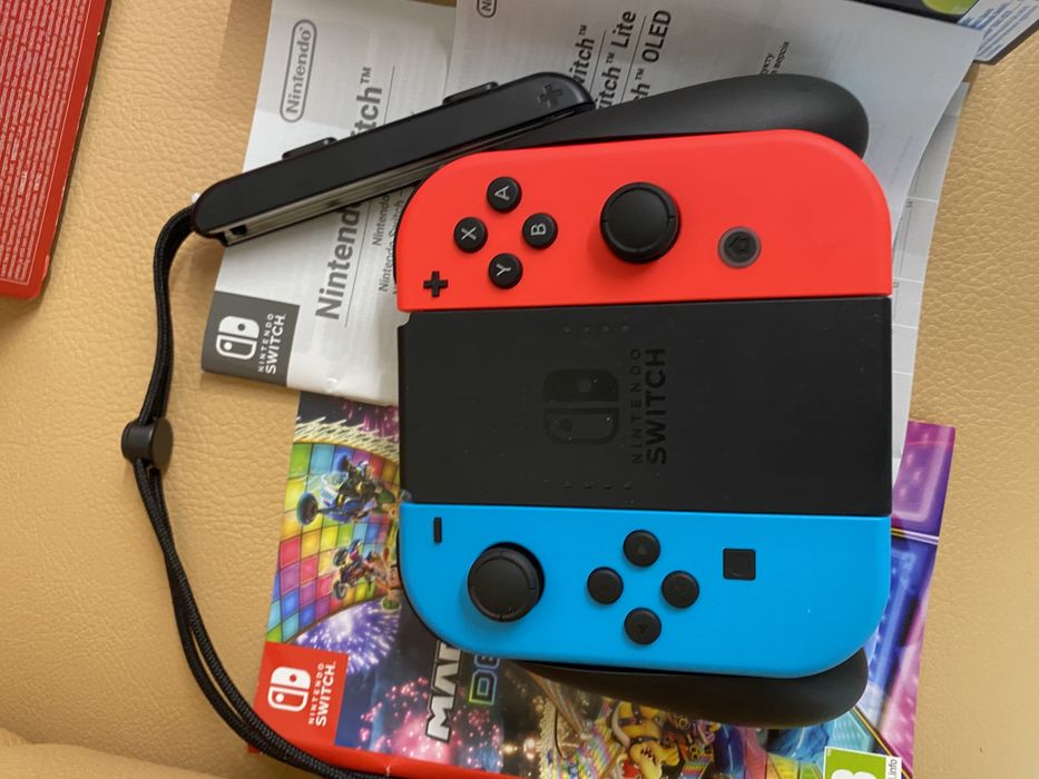 Nintendo Switch+ 2 гри Mario Kart 8 Deluxe та Nintendo Switch Sports ...